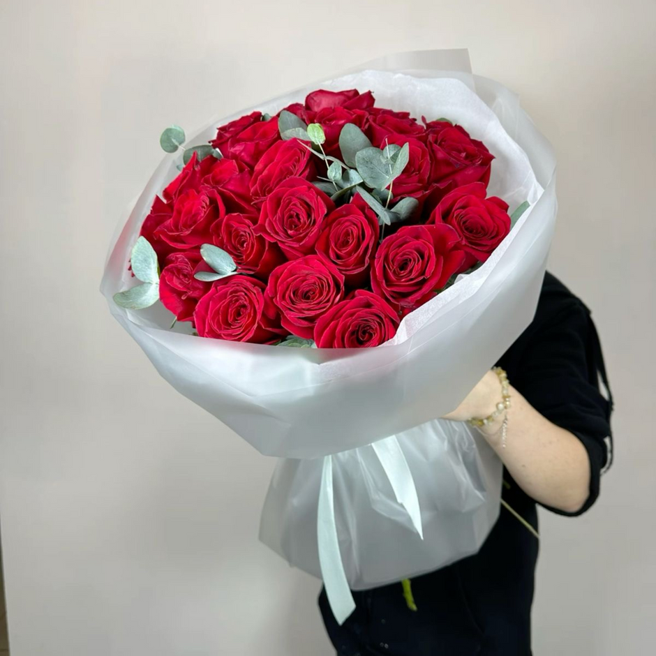 VIP Flower Bouquet | 1-Hour Flowers Delivery Dubai, UAE – Vianya Florals